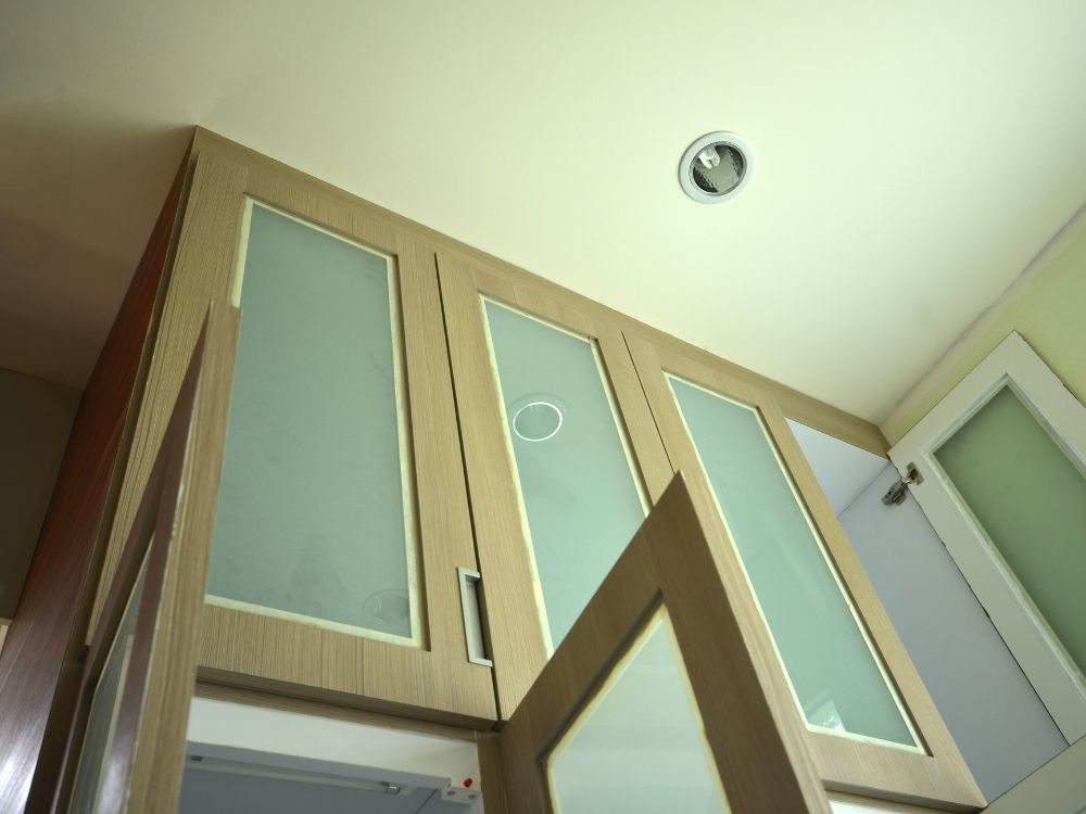 Guarda-roupa embutido na parede: Vale a pena? Quanto custa? É a melhor ...